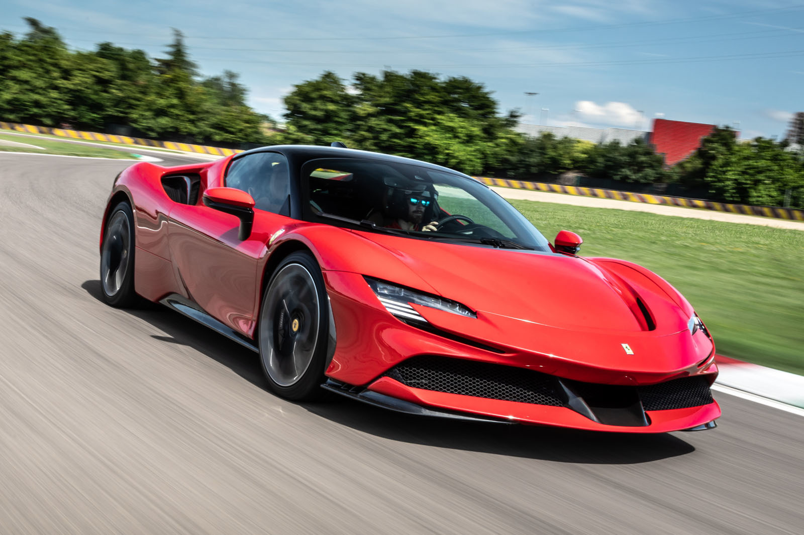 FERRARI SF90 STRADALE 2020 – NAJSNAŽNIJI FERRARI U ISTORIJI – 1000 KS ...