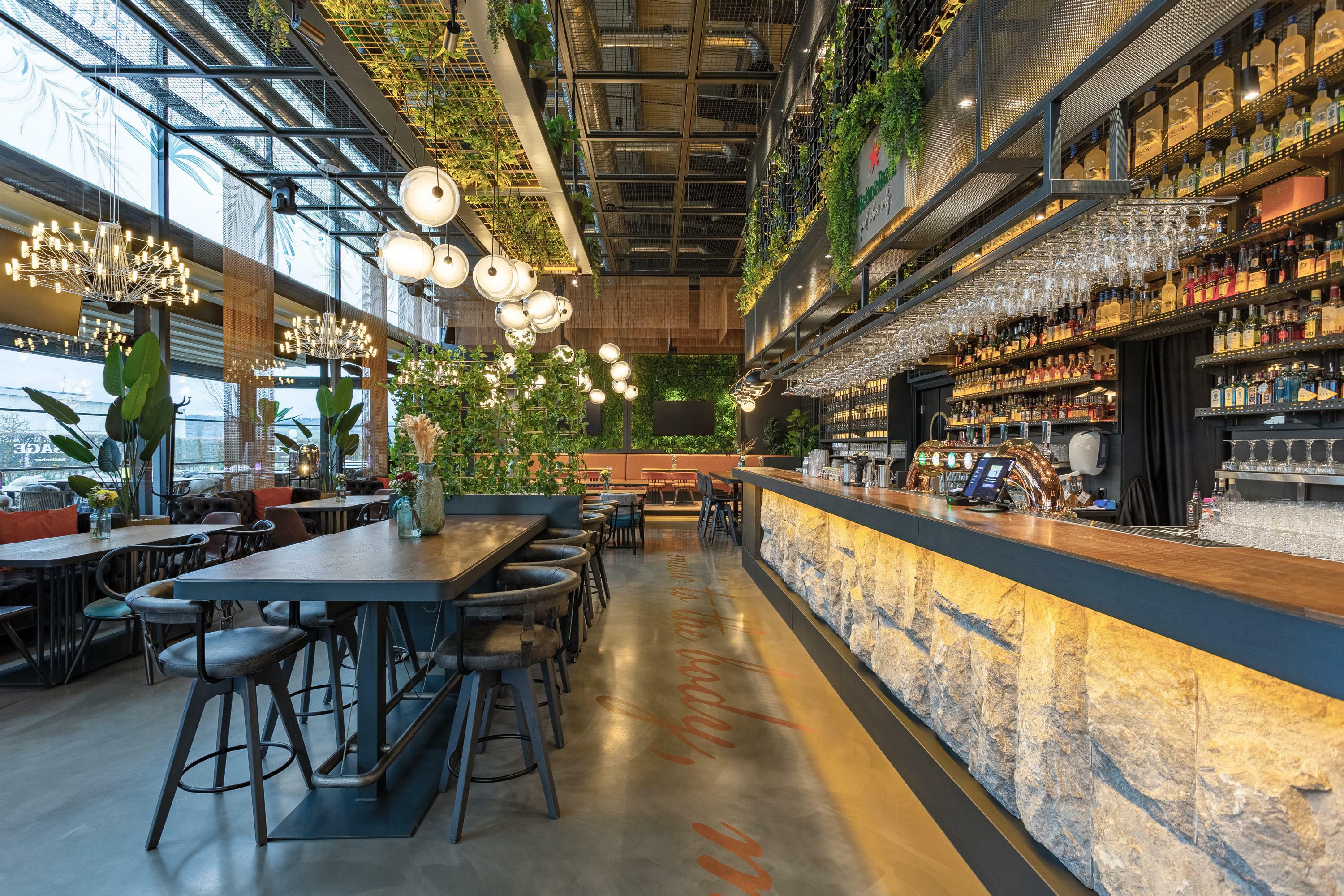 VISAGE GASTROBAR, Cirih by A4 STUDIO - La Vie De Luxe